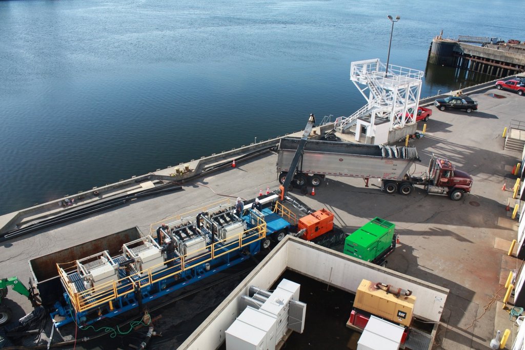 SludgeTankDewateringEquipment-small - Mobile Dredging Video Pipe